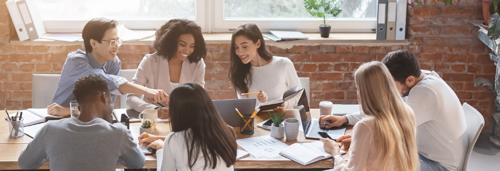 How to manage friends in the workplace - Kent Trainers